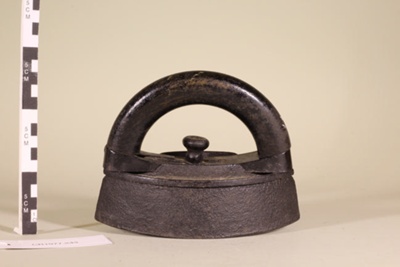 Iron (two part); J & J Siddons, West Bromwich, England; CR1977.243 | eHive