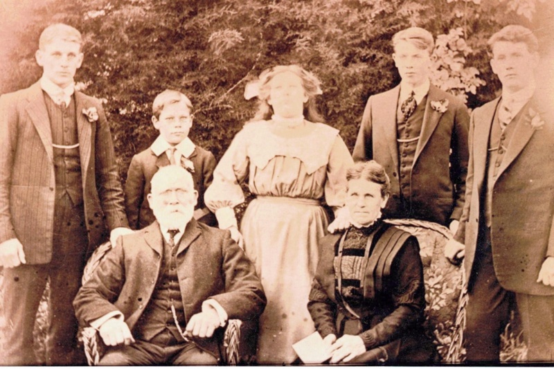 Photograph, William Gair family; c.1905; CR2013.250 | eHive