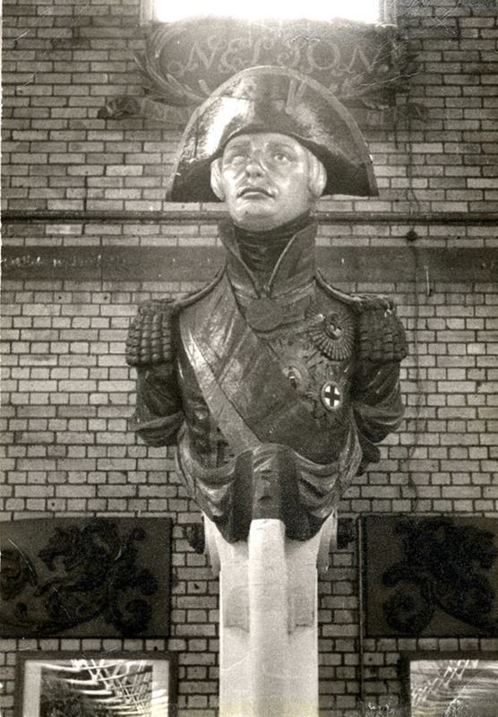 Photograph of the Nelson figurehead taken in 1975; photographer ...