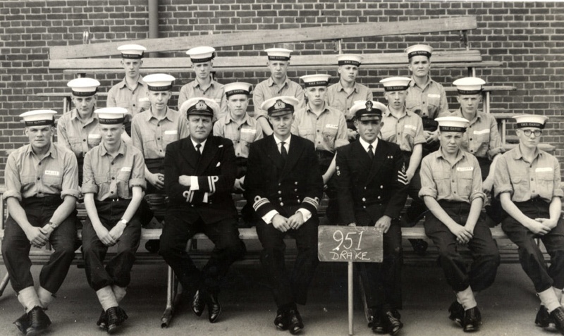 Photograph of 15 boys and a Petty Officer of 951 Class, Drake Division ...