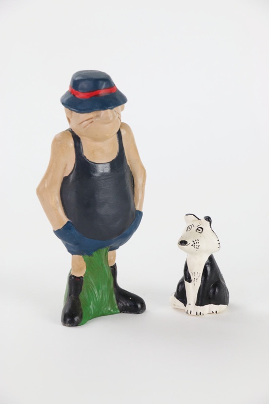Wal and Dog Footrot Flats figurines; 00001.1-2 | eHive