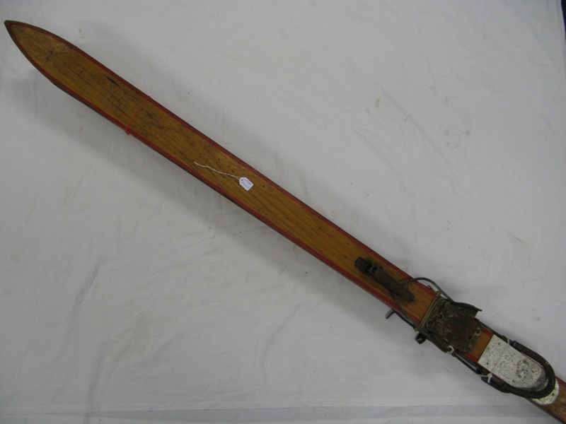 Skis; VMBM 002412 | eHive