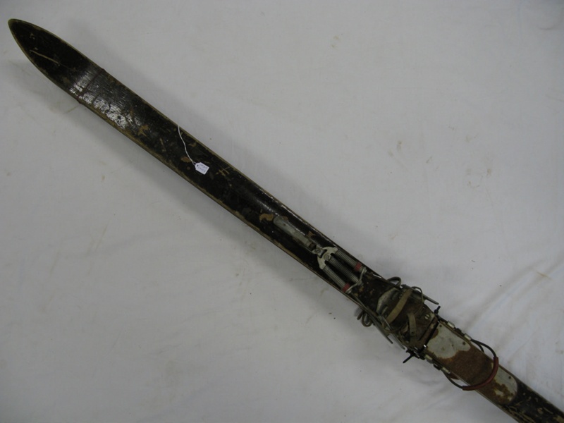 Skis; VMBM 002415 | eHive