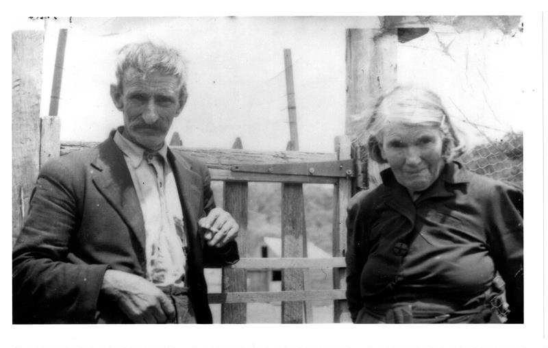 Click (Thomas) and Gaggie (Annie nee Joy) Pnedergast at home 1946 ...