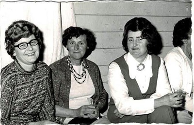 Photo, Eva, Mrs O'Halloran and Maree. ; RAP2018.0179 | eHive