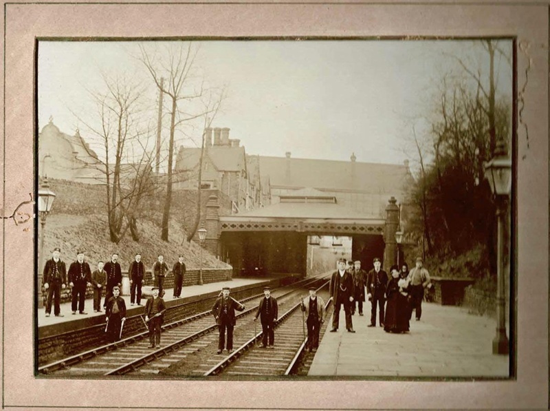 Photo, English Railway Station.; 2001/37/k/1 | eHive