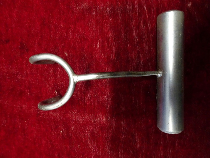 Double pronged boning hook.; 2024-20-44 | eHive