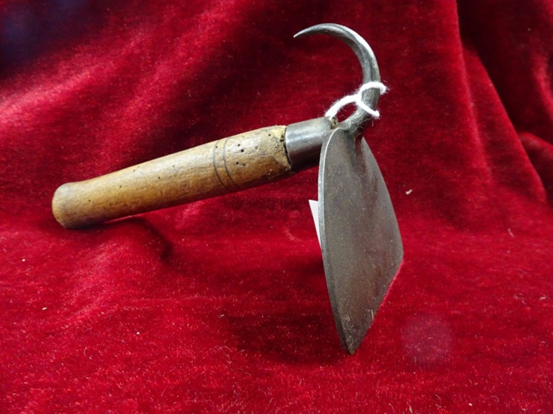 Butchers' Hog Scraper and Toe Pick-Skud.; 2024-20-002 | eHive