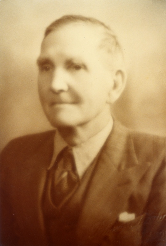 Photo - Portrait of Samuel Kelly - Grazier, and teamster of Belli.; P ...