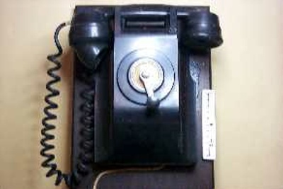 Telephone PMG 300 MW magneto wall set; 1947-1947; H-58-0 | eHive