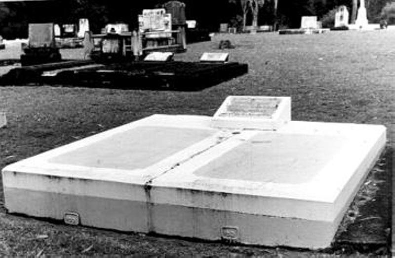 Photo - Graves of Rebecca Gridley and James Gridley, Eumundi Cemetery ...