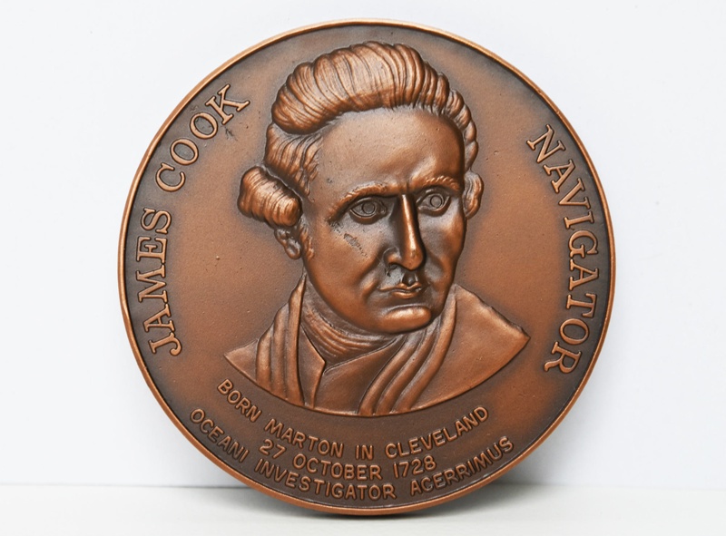 Commemorative medallion of bicentenary of Captain Cook's death; Amor ...