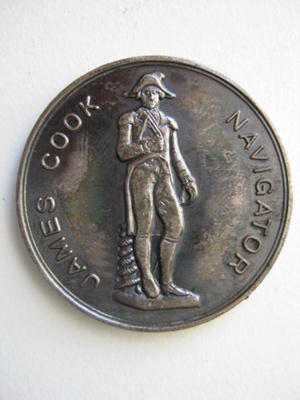 Commemorative medallion of Captain Cook Bicentenary of rediscovery of ...