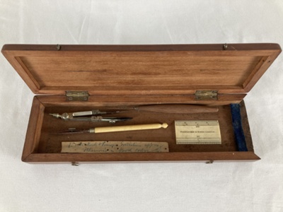 Drafting set with case and four instruments; Elliott; 2021.58:1-5 | eHive