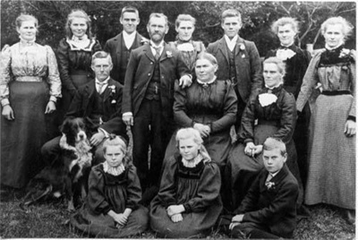 1902 Simpson family, George Simpson 1883-1929, 12 in family James snr ...