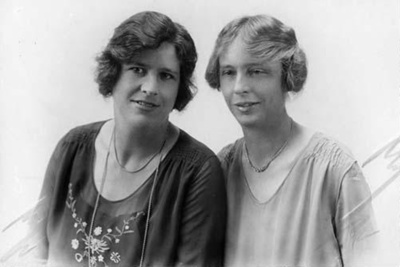 Janet Maggie Chamberlain (mother of Peter) and her sister Elsie Ray ...