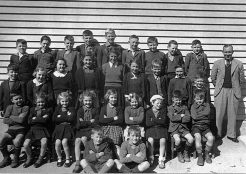 Killinchy Primary School 1941-42, ex Mona Lemon ex Lois McCormick ...