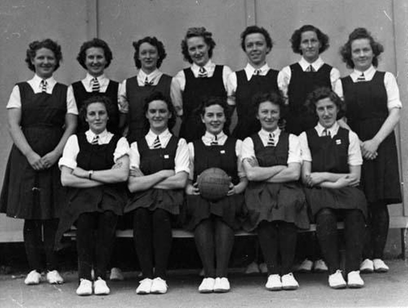 early netball sitting & standing, no coach, Ellesmere on ball; EHS-1062 ...