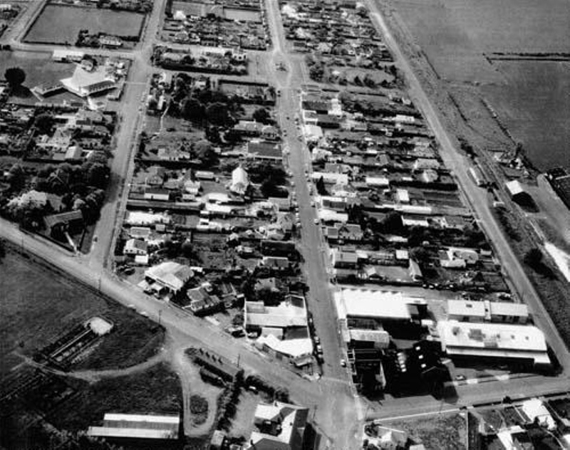 Aerial photo Leeston showing market building & cattle yards 2020-59-07 ...