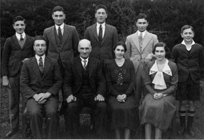 June 1935 Lambie family, Robert, Christina (nee Thian) Mary, John ...