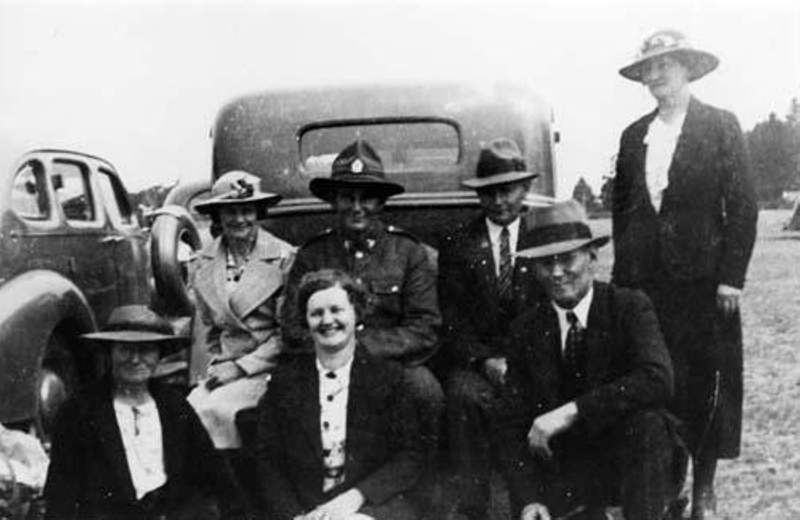 Pat, Hugh, John Boal ex Audrey Taylor; EHS-3437 | eHive