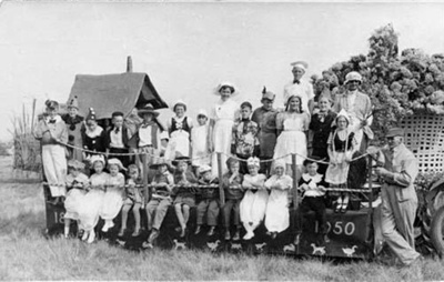 Killinchy School Float 'Old woman who lived in a shoe' 1850-1950 ...