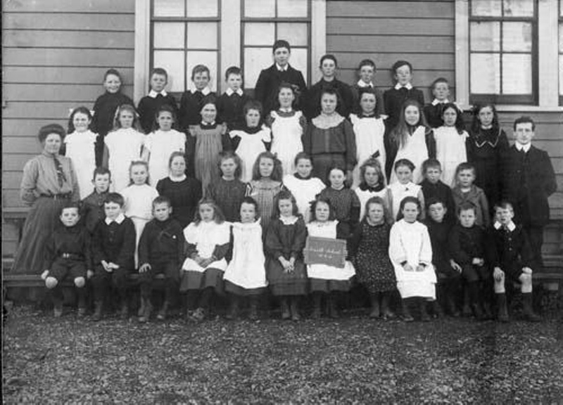Irwell School pupils 16 June 1910, ex Jim Roxburgh or John O'Neil; EHS ...