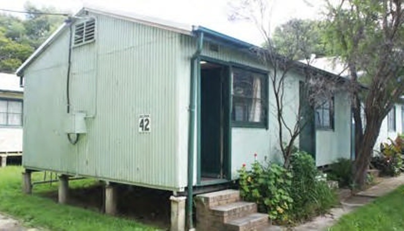 Hut 42 Sleeping Hut and Transit Officers Quarters c. 1940 ; 1015 | eHive