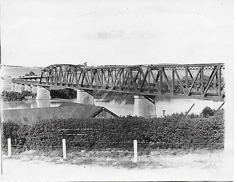 Photo of the Train Bridge and Pump House, Murray Bridge, c 1950 ...