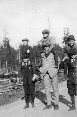 Shoulder Ride; 1923-1927; 2016.08.001.31 | eHive