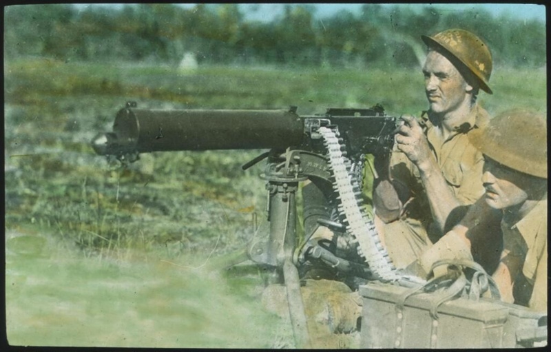 Unidentified Australian Army soldiers with machine gun : scenes of Army ...