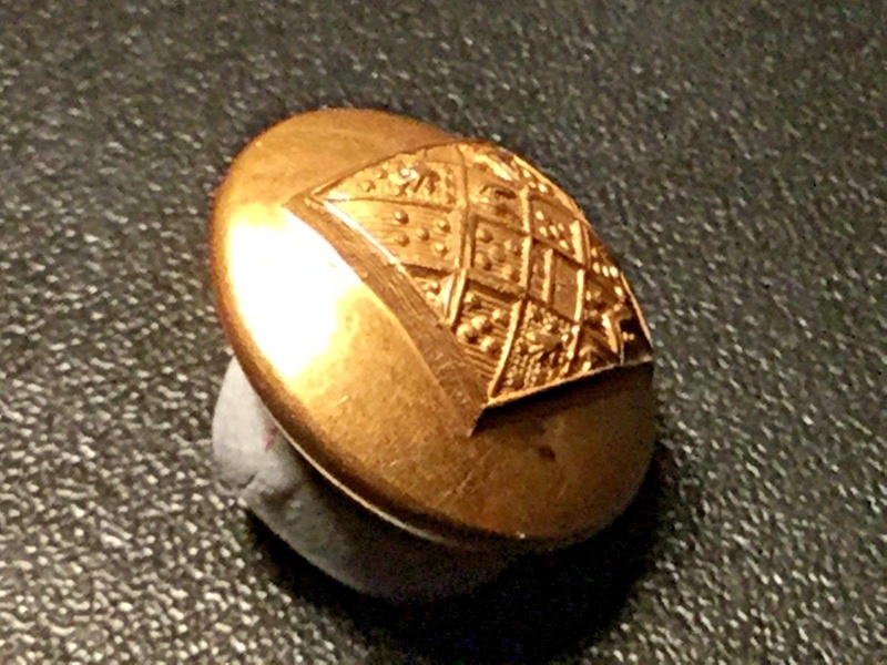 Heraldic livery button; ARN0451 | eHive