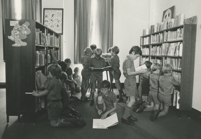 Preparatory School library, 1976; 1976/25 | eHive