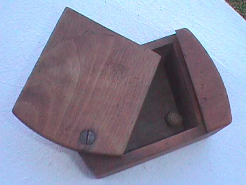 Box, wooden, swivel lid; 581.002 | eHive