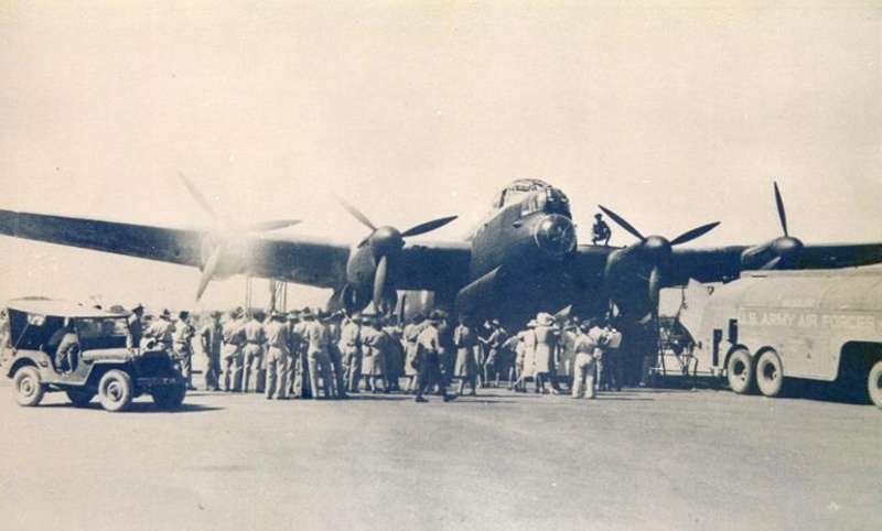 "G" for George bomber with Australian crew on war bond drive, Garbutt ...