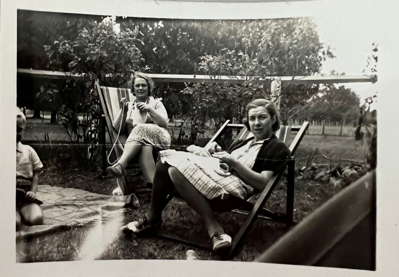 Portrait Photograph : Gwenyth Moffatt (neeWarner) and Lucy Warner ...