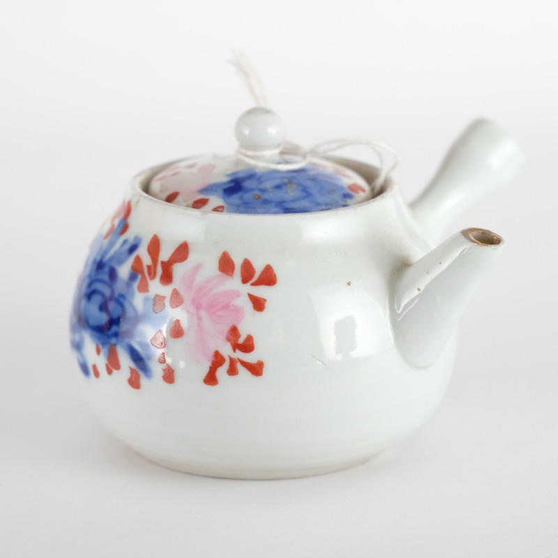 Pottery, ornate decorated tea pot; unknown maker; ?; RX.2018.36 | eHive