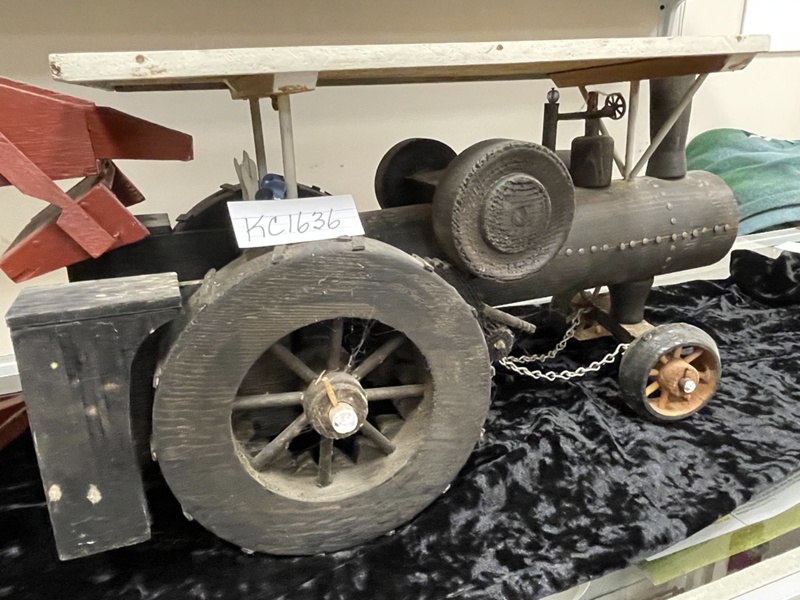 Replica of threshing, machine and steam engine-scale model of a ...