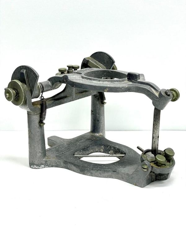 Gysi TruBite Adaptable Articulator; The Dentists' Supply Company of New ...