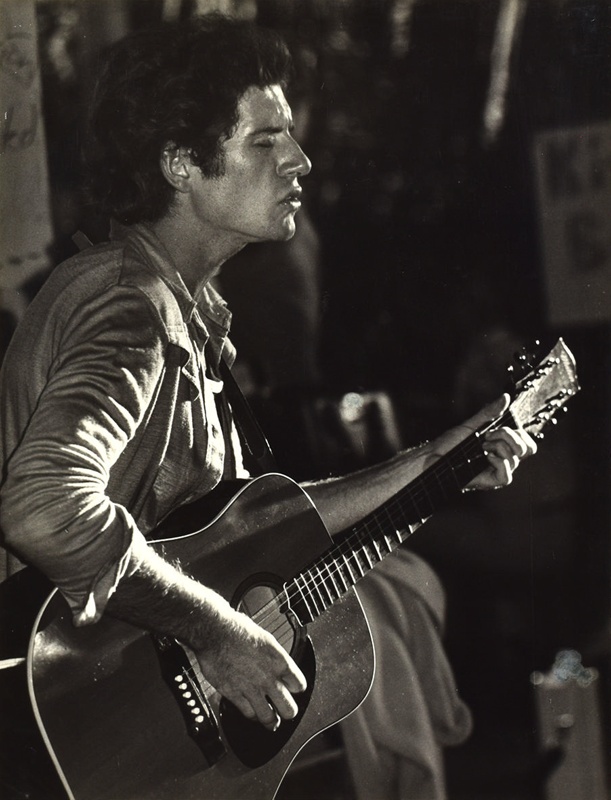 'The guitarist'; Piero BARILE; 1980; MC.1990.0099 | eHive