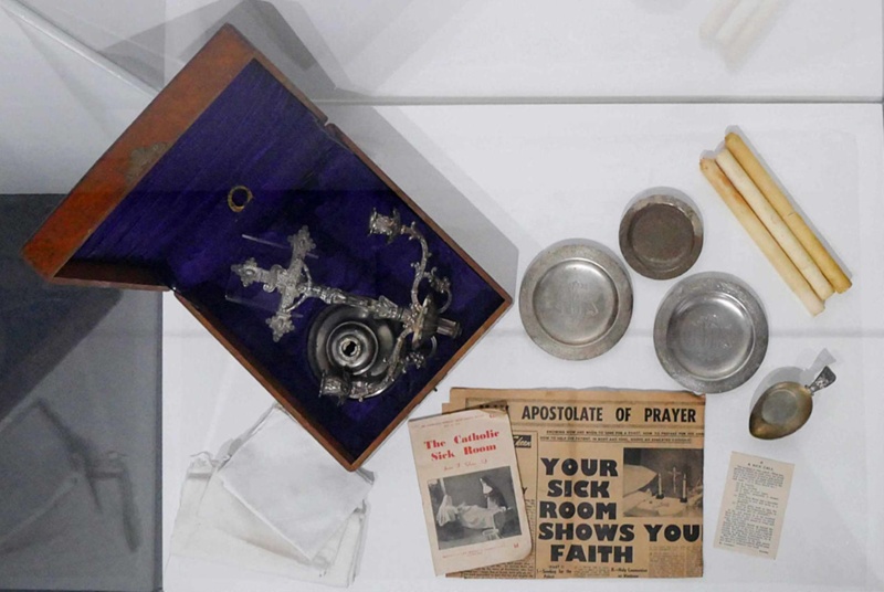Last Rites kit ; Homan Silver Plate Company; 1875-1900; H2022.11.2 | eHive