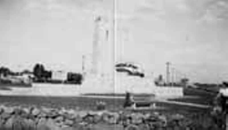 Cenotaph at Green Point, Brighton Beach; 195-; P5000-30 | eHive