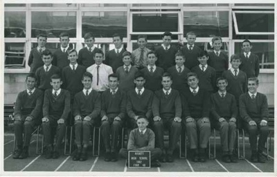 Highett High School Form 4B, 1962; 1962; P8412 | eHive