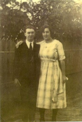 Cyril Dobbin and Florence Davidson; c. 1924; P12664 | eHive
