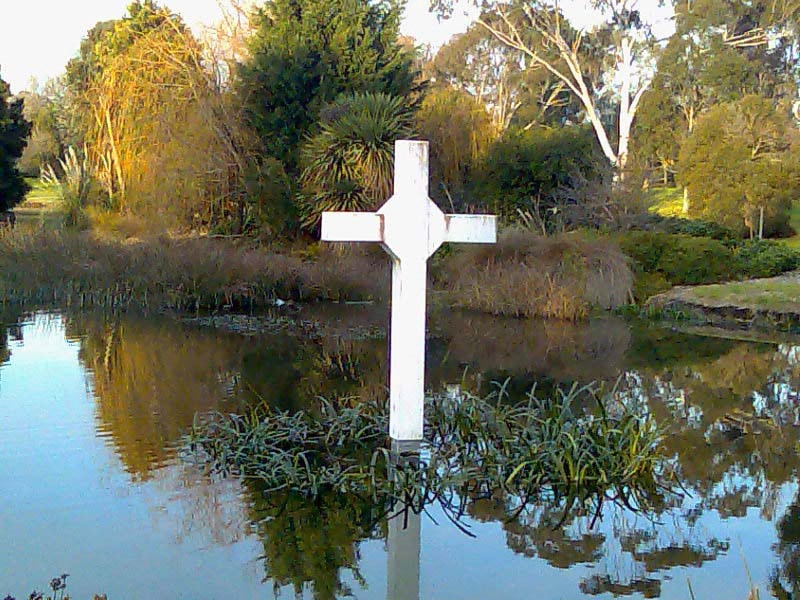 Vietnam War memorial cross, Basterfield Park, Dane Road, Moorabbin ...