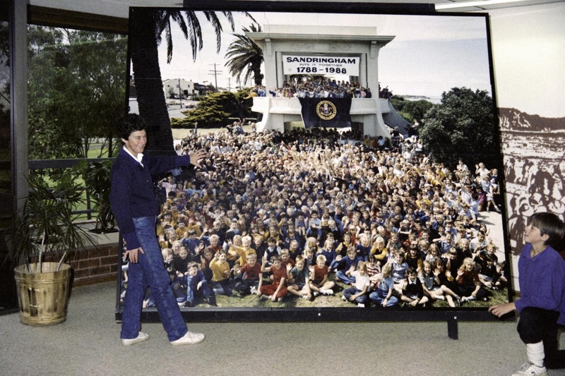 Sandringham Rotunda jigsaw; Reynolds, Pauline; 1988; PD3749 | eHive