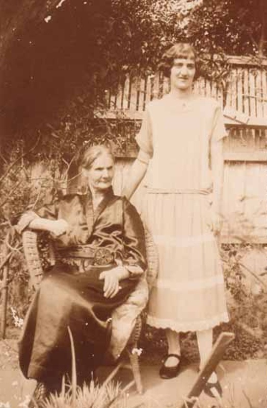 Mrs Alice Marrow and daughter Ida; c. 1920; P0061 | eHive