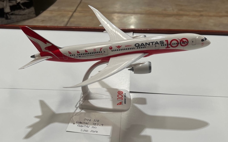 Diecast Model Qantas Boeing 787-9 "Qantas 100" 1:200 scale; 2024.328 ...
