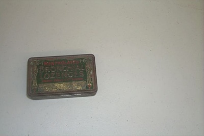 Tin (mentholated bronchial Lozenges) (1); 00124_Prop | eHive