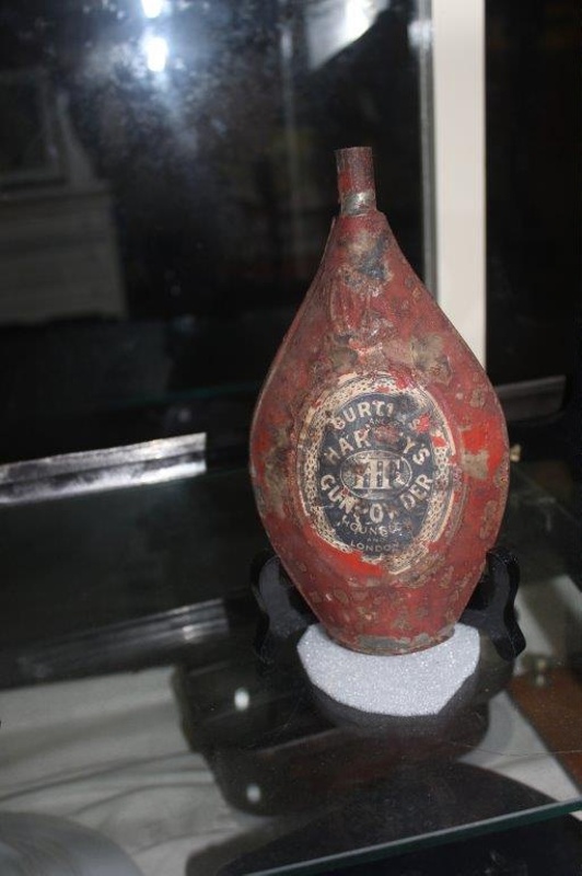 Gunpowder Bottle For muzzle loaded muskets & rifles. Carried in pouch ...